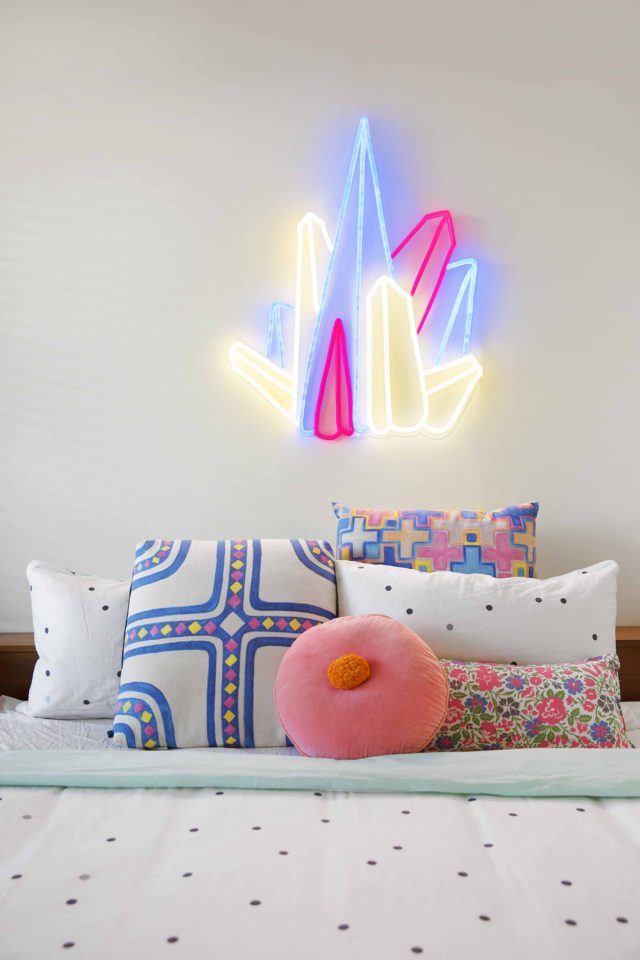 Awesome neon art evokes vintage nostalgia - The Interiors Addict