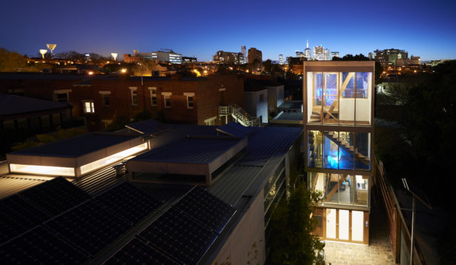 The mini-skyscraper home built on just 20 square metres! - The ...