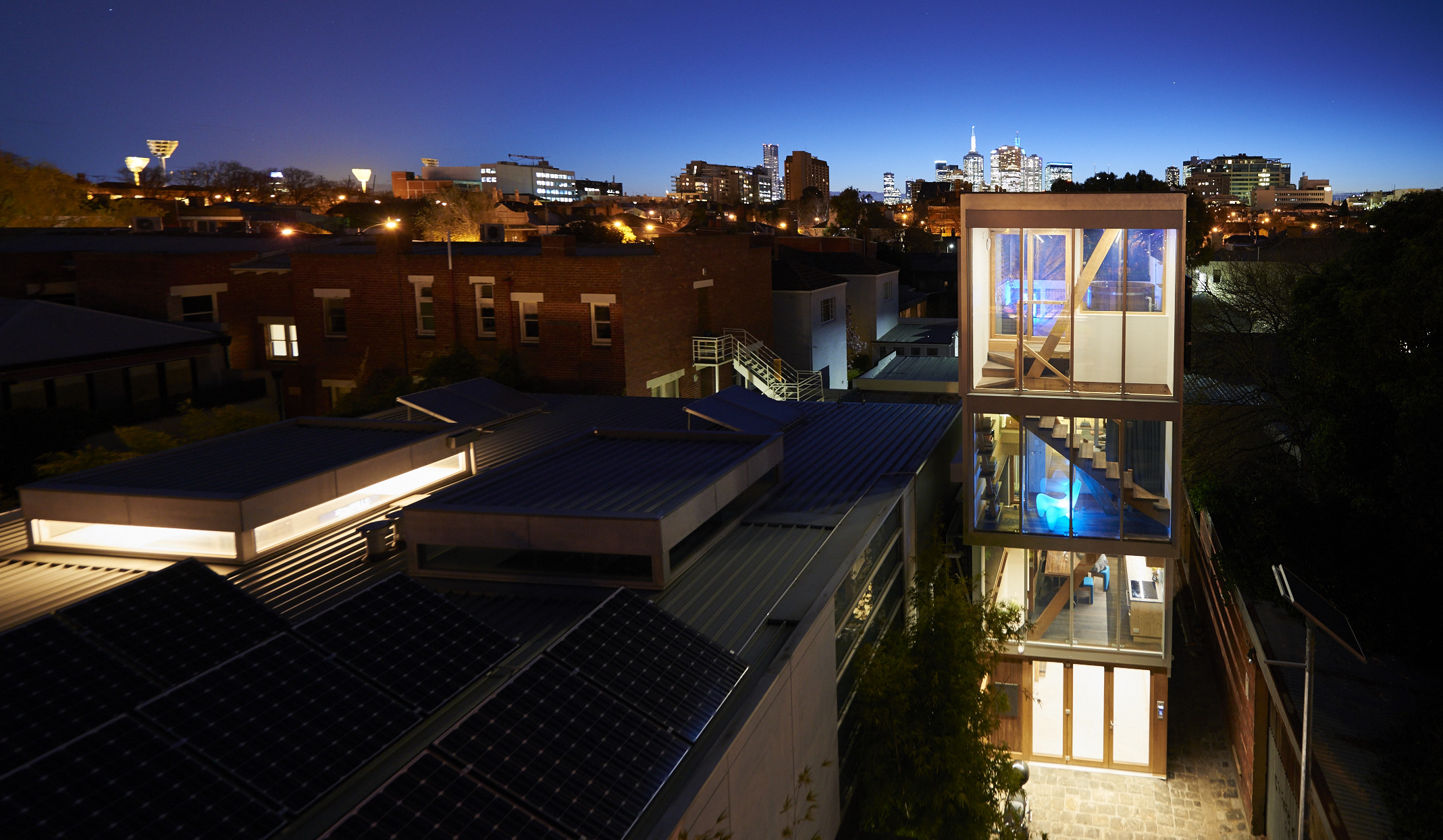 The mini-skyscraper home built on just 20 square metres! - The ...