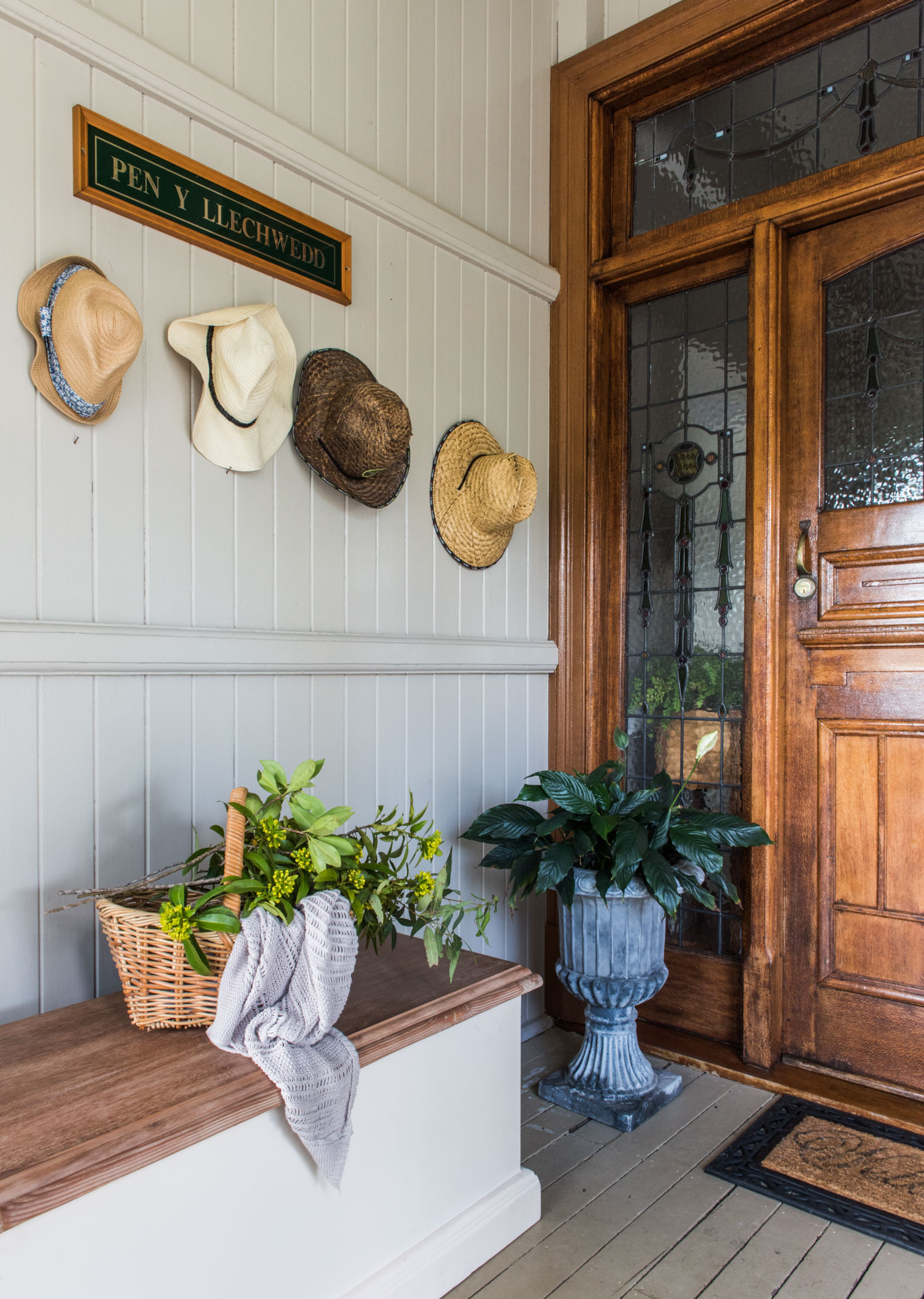 This renovated Queenslander is giving us all the feels - The Interiors ...