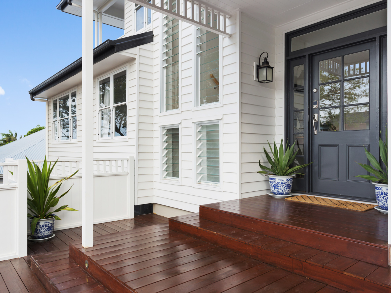 Weatherboard homes: three looks (that aren't Hamptons!) - The Interiors ...