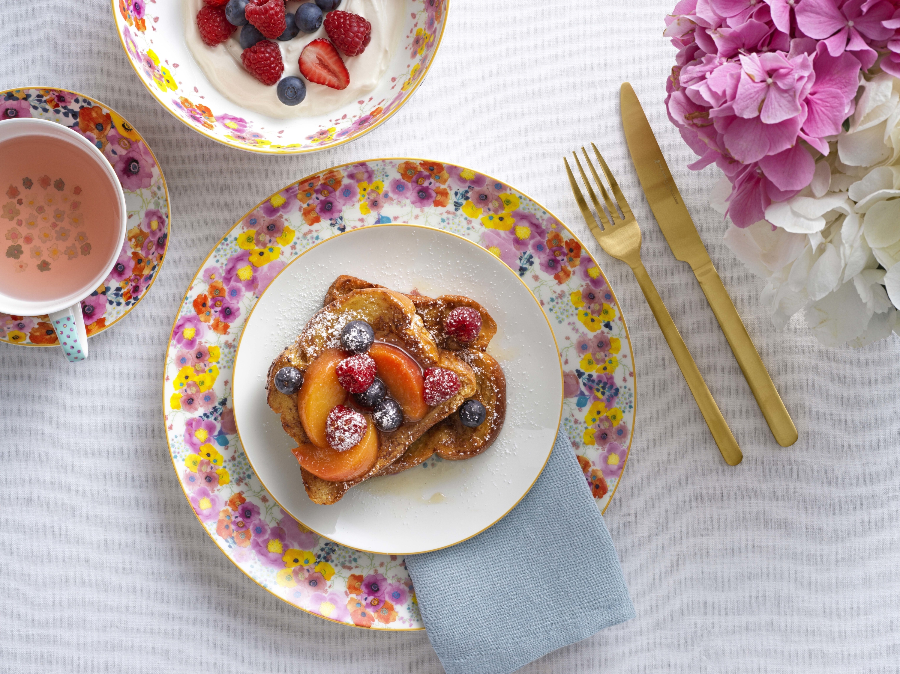 Foodie Friday: Peach and berries French toast - The Interiors Addict