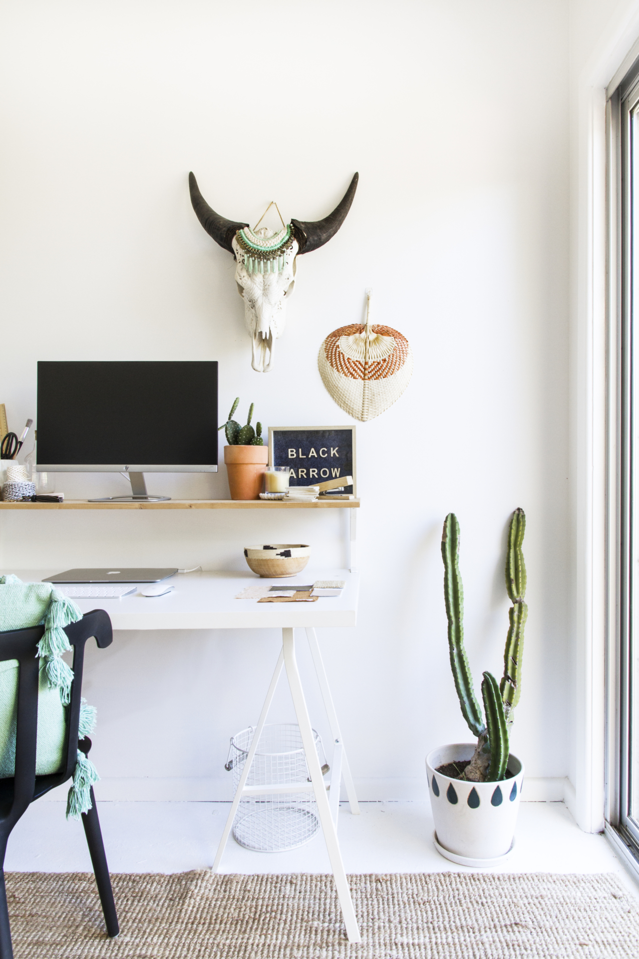 Coastal cool: Inside a stylist’s fresh first home - The Interiors Addict