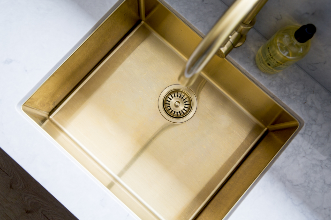 Coloured kitchen sinks: our top five statement sinks - The Interiors Addict