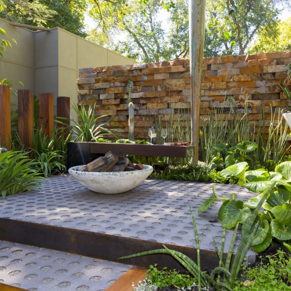 How to choose your outdoor paving pattern: 5 options - The Interiors Addict