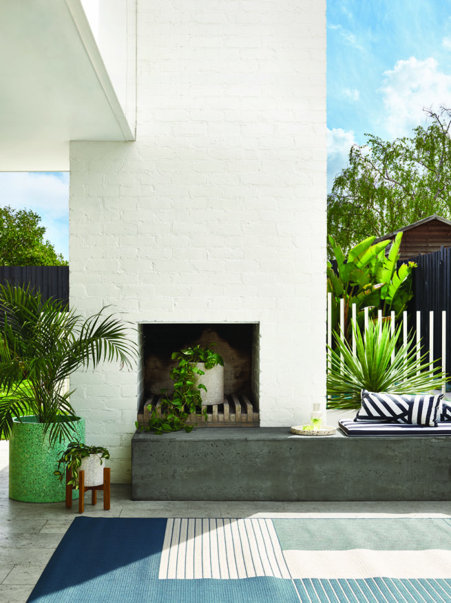 Outdoor paint colours to give your yard a holiday vibe - The Interiors ...