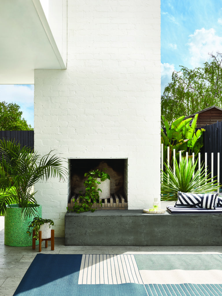 Outdoor paint colours to give your yard a holiday vibe - The Interiors ...