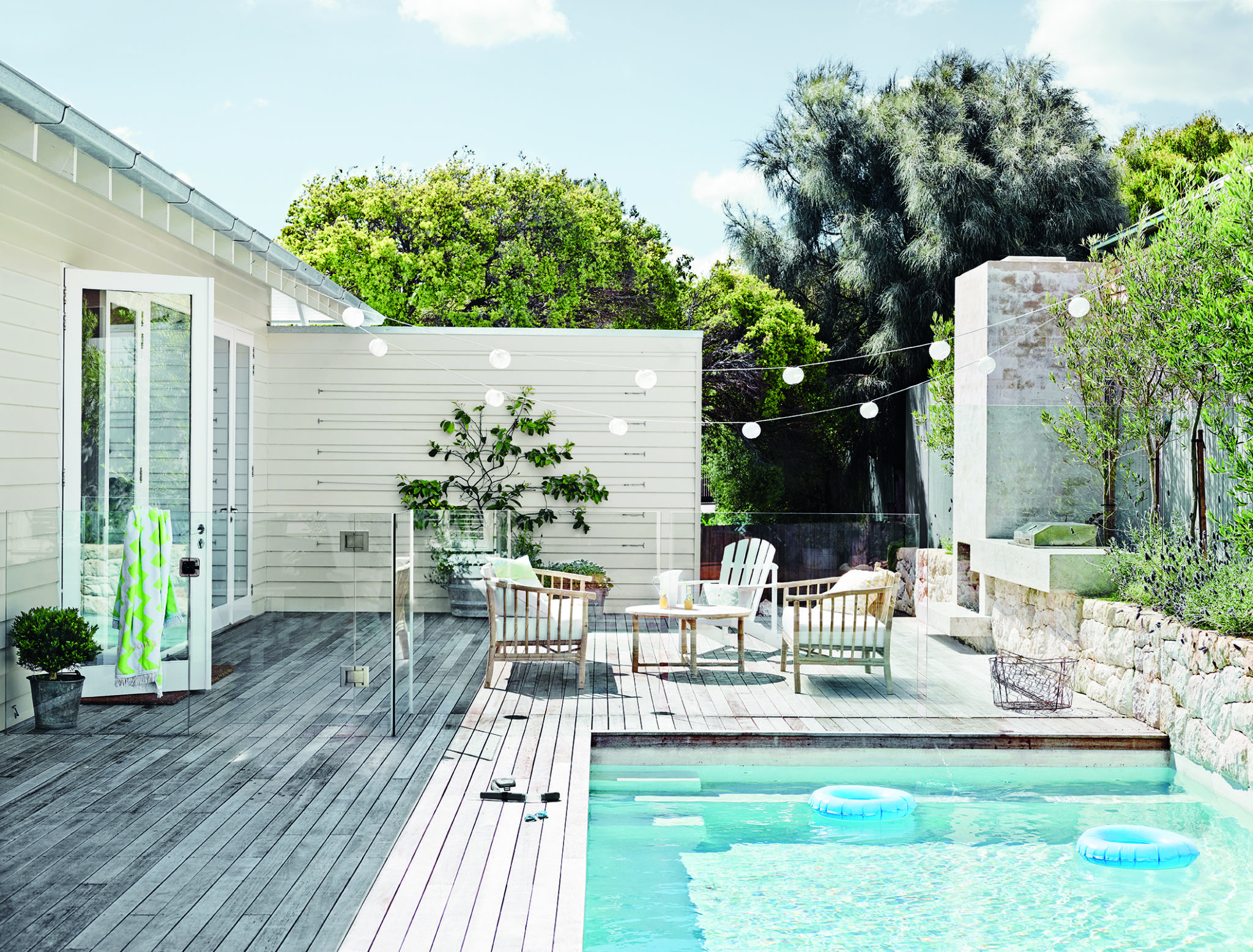Outdoor paint colours to give your yard a holiday vibe - The Interiors ...
