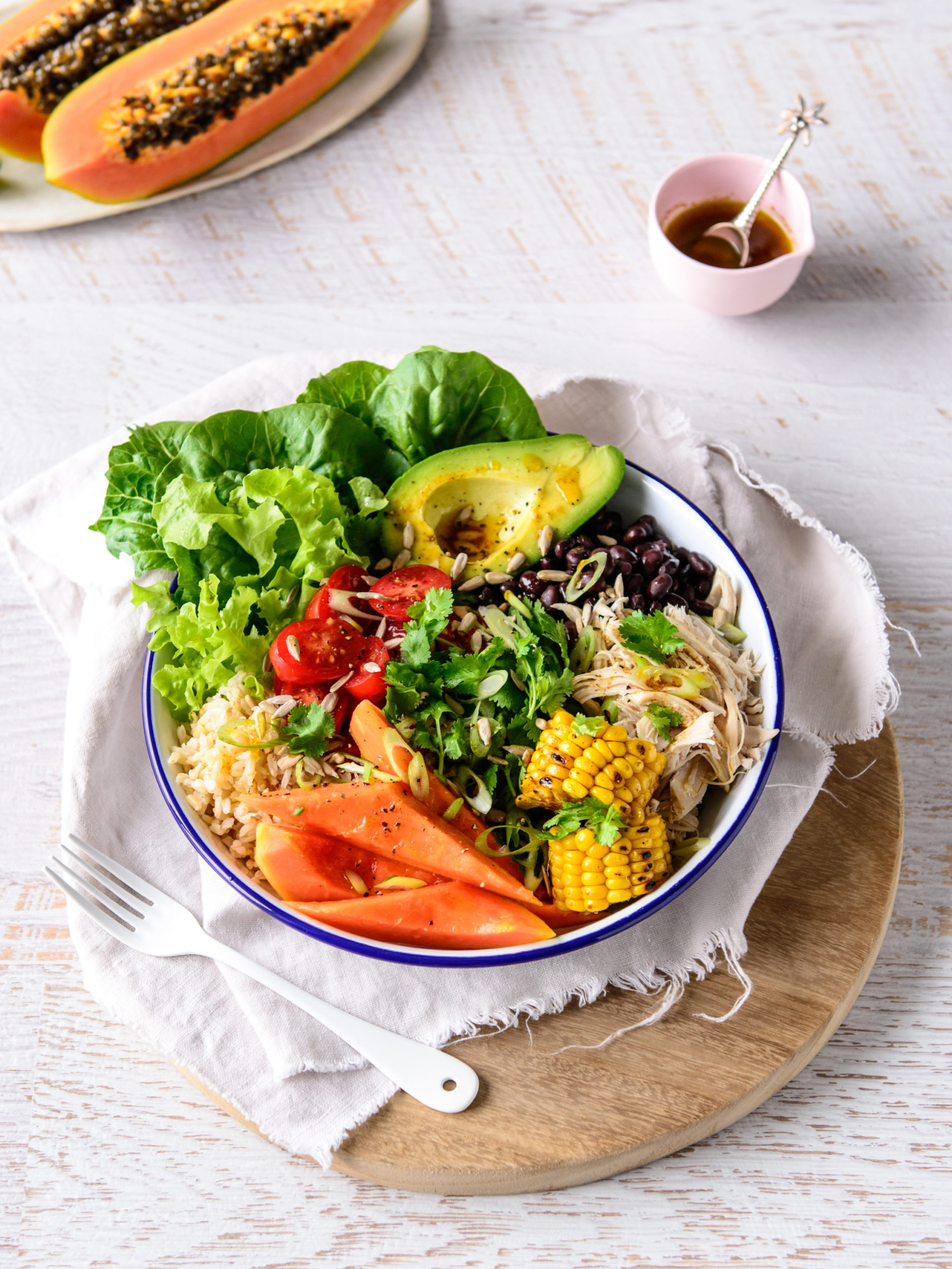 Foodie Friday: Rainbow Papaya Buddha Bowl - The Interiors Addict