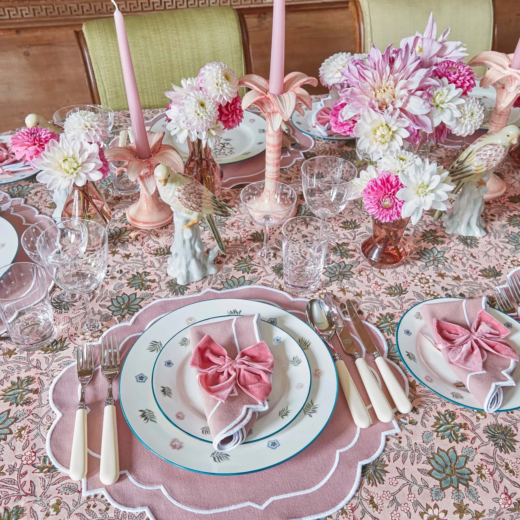 Tablescape ideas: How to create a Pinterest-worthy dining table - The ...