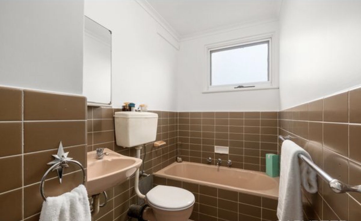 VJ panel bathroom: beige seventies to spa sanctuary for just $8000 ...