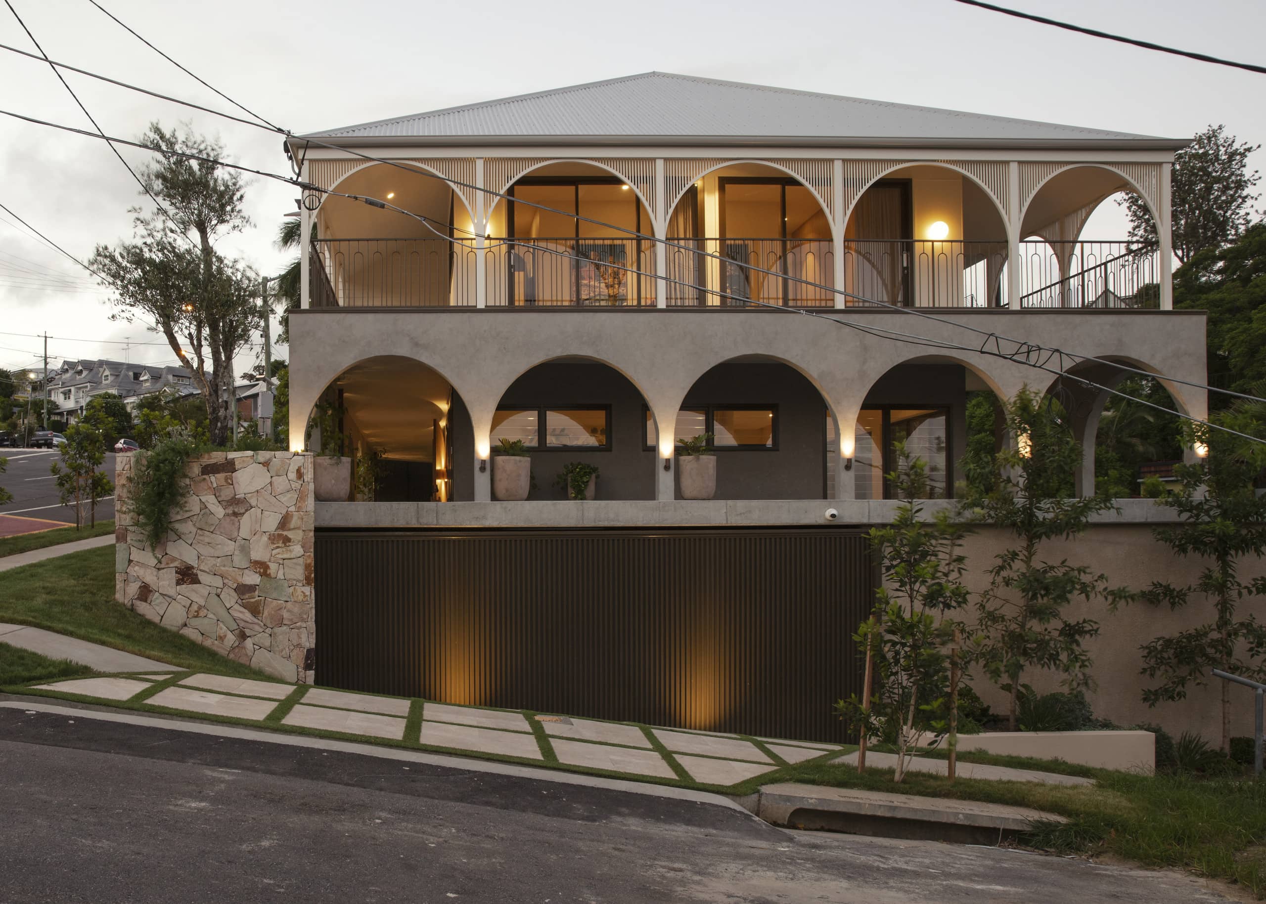 Queenslander renovated into luxury Mediterranean villa - The Interiors ...