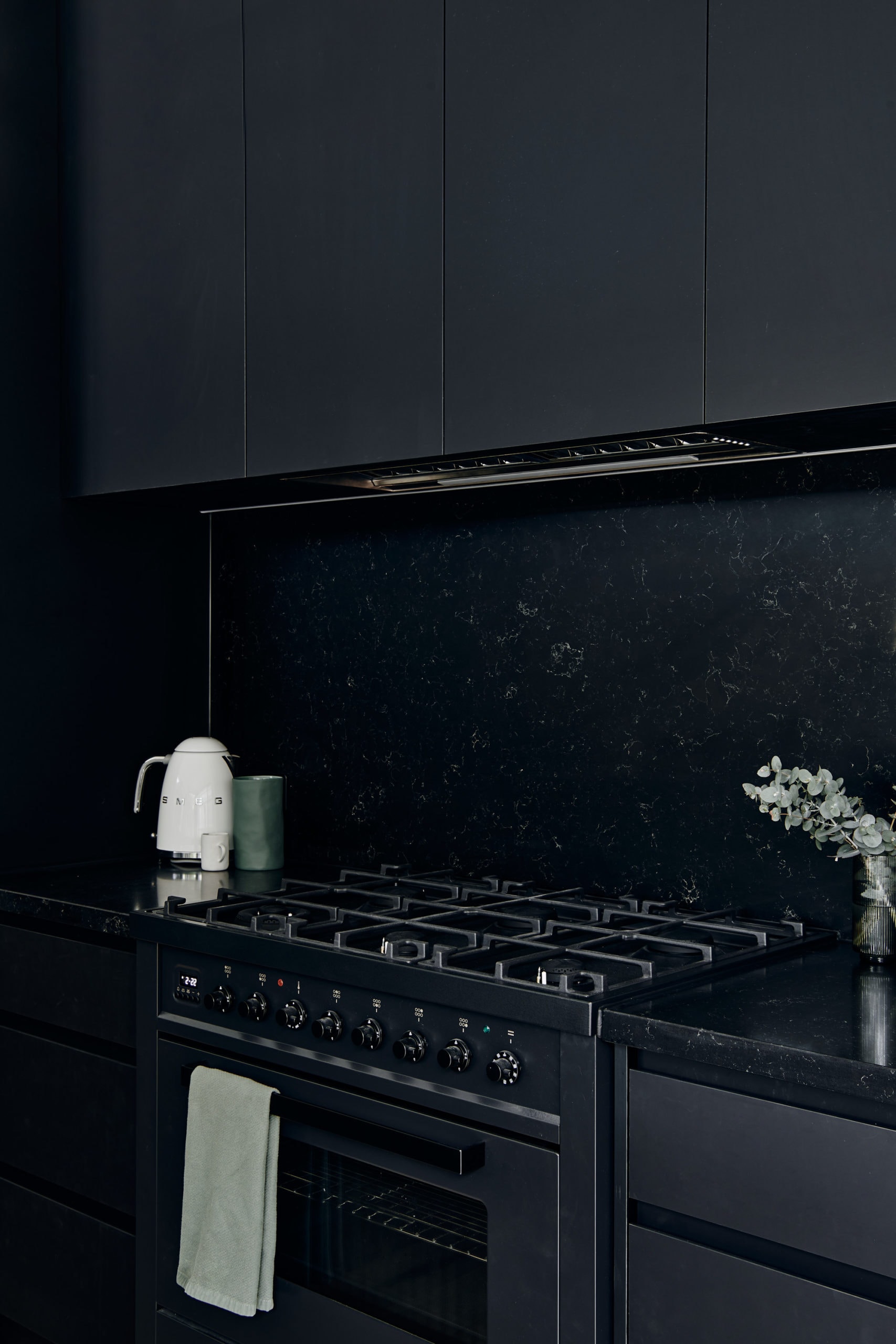 Black kitchens: Top tips on how to create one - The Interiors Addict