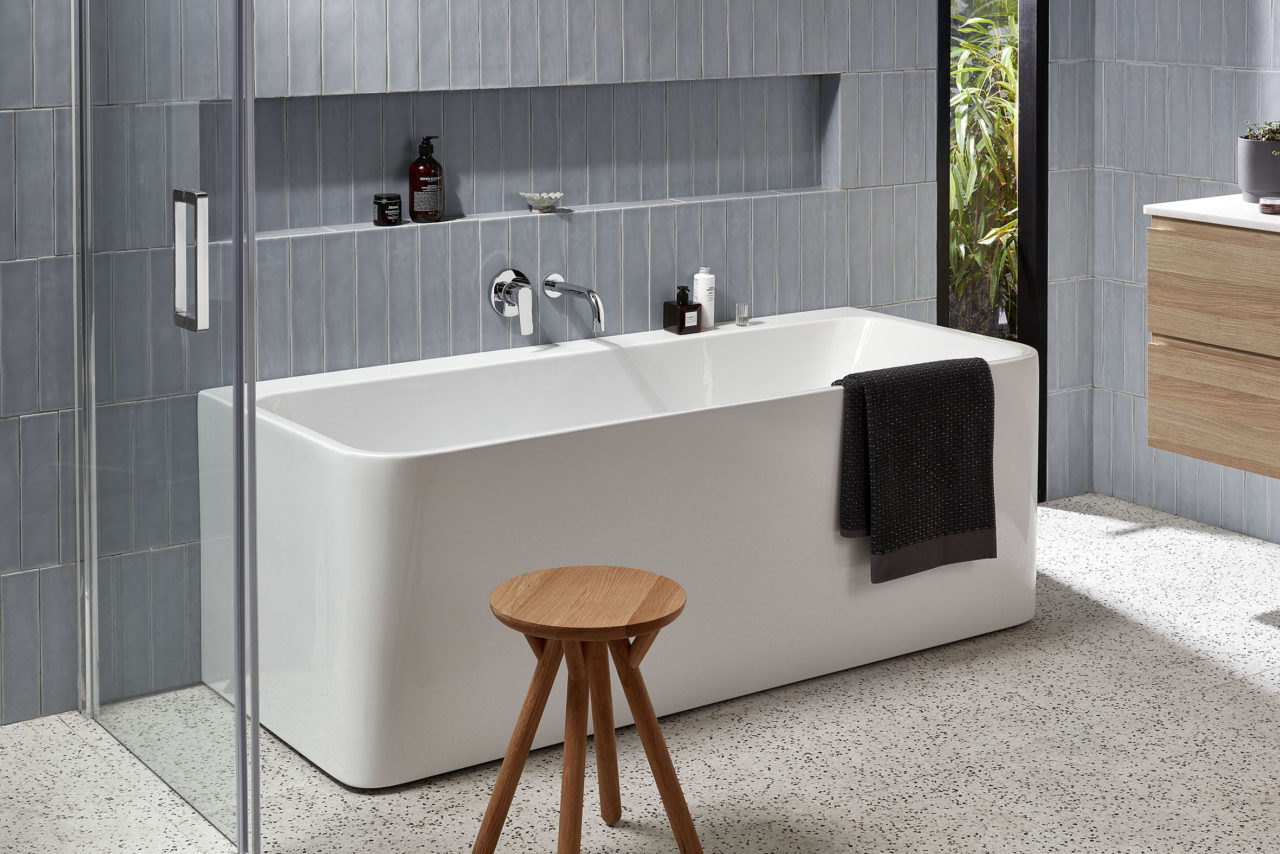How to choose a bath: inset or freestanding? - The Interiors Addict