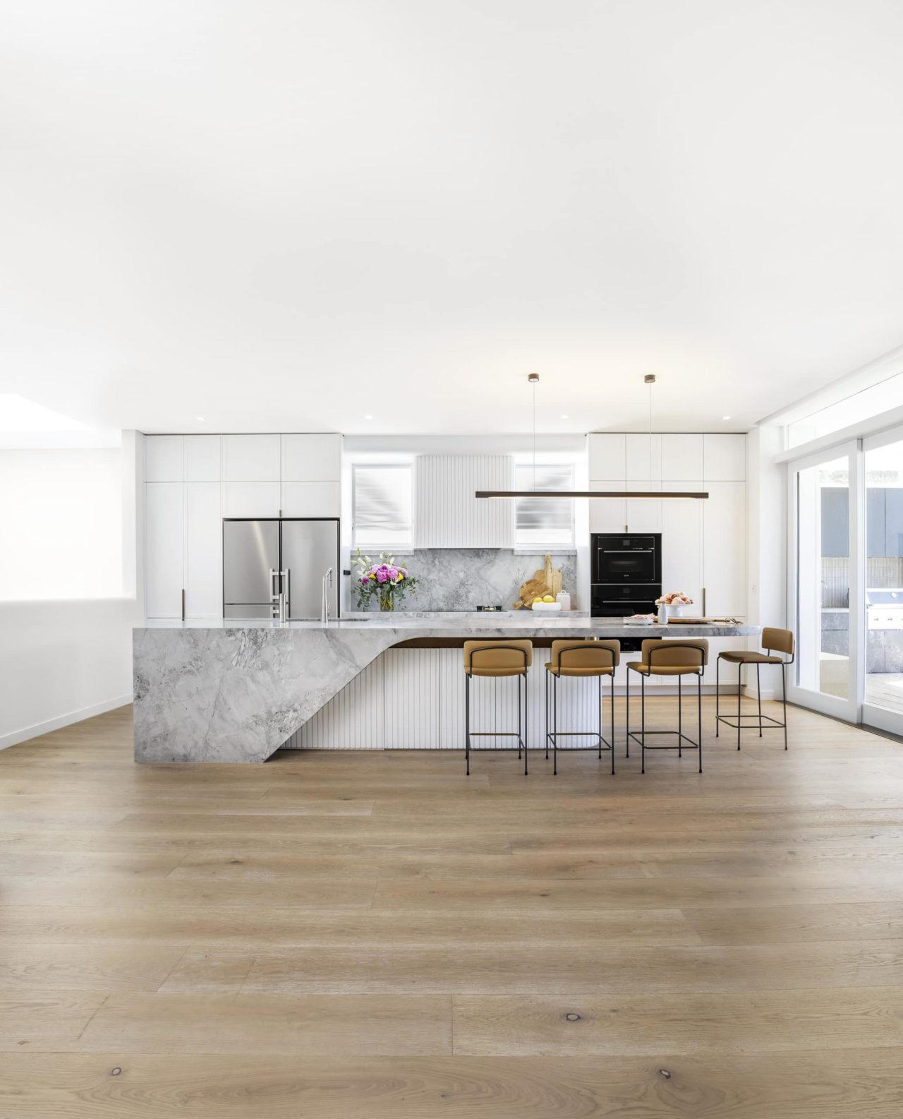 TV presenter Allison Langdon's stunning new kitchen - The Interiors Addict
