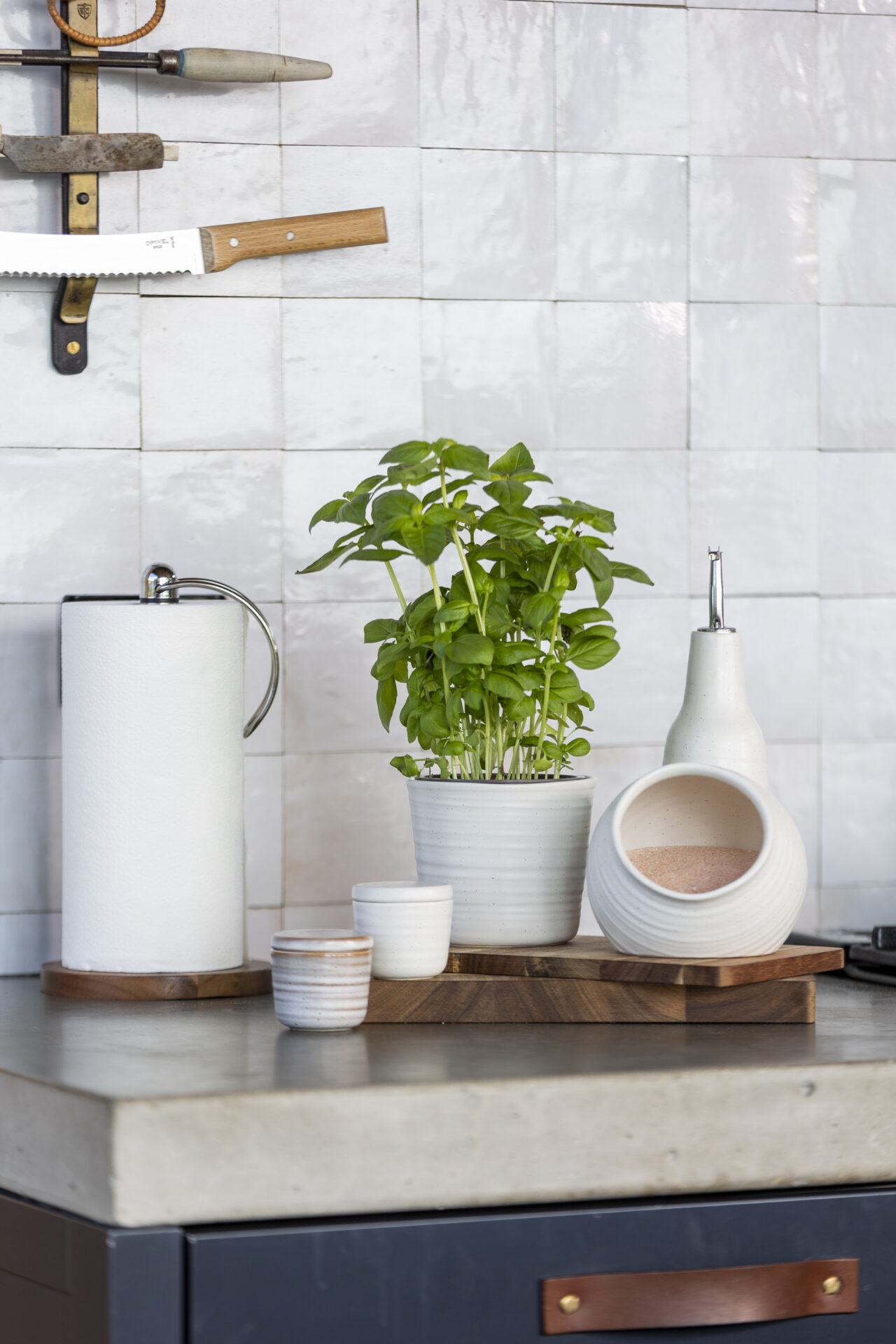 How to style your kitchen with everyday objects and add interest - The ...