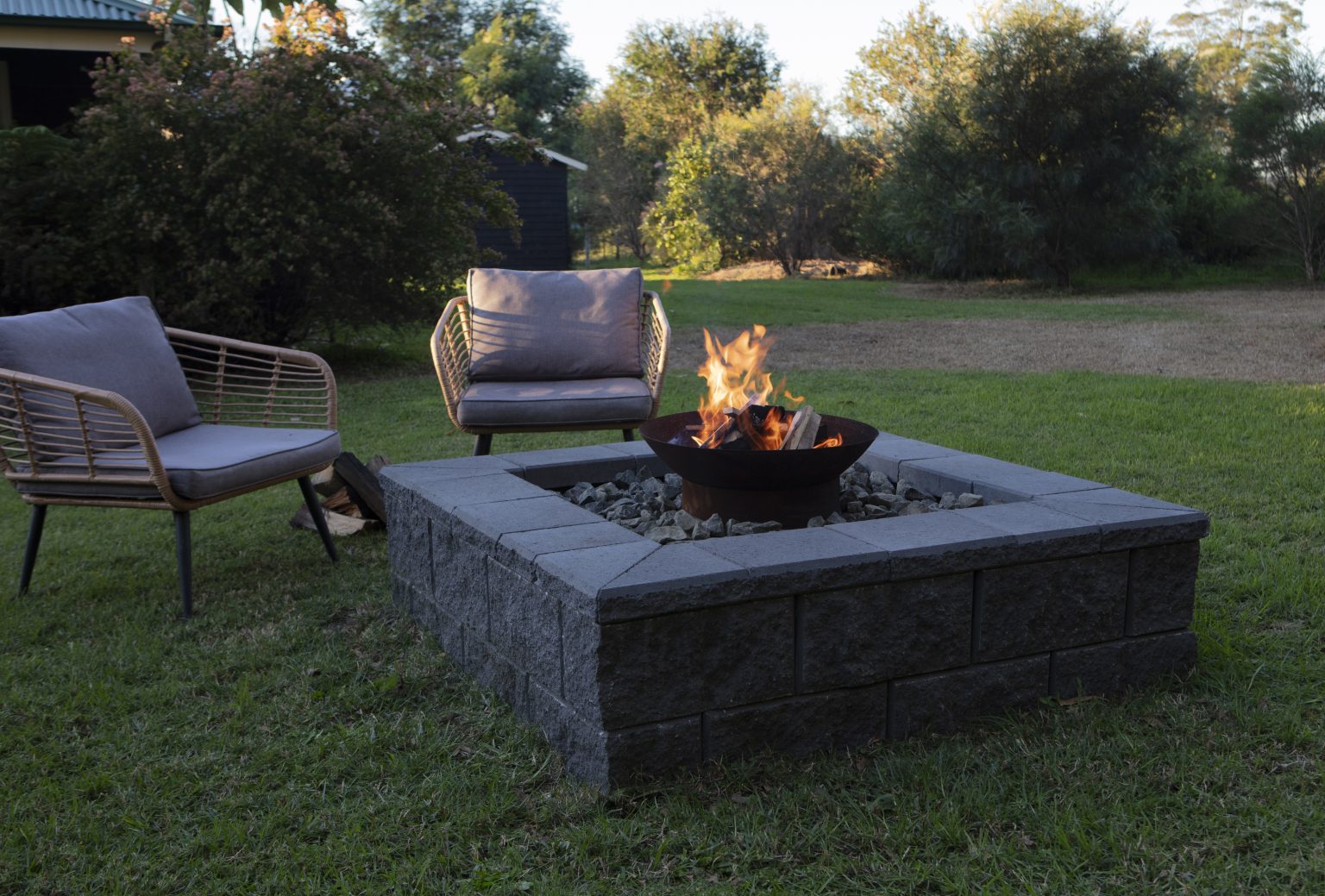 Expert tips to build your own family-friendly fire pit - The Interiors ...