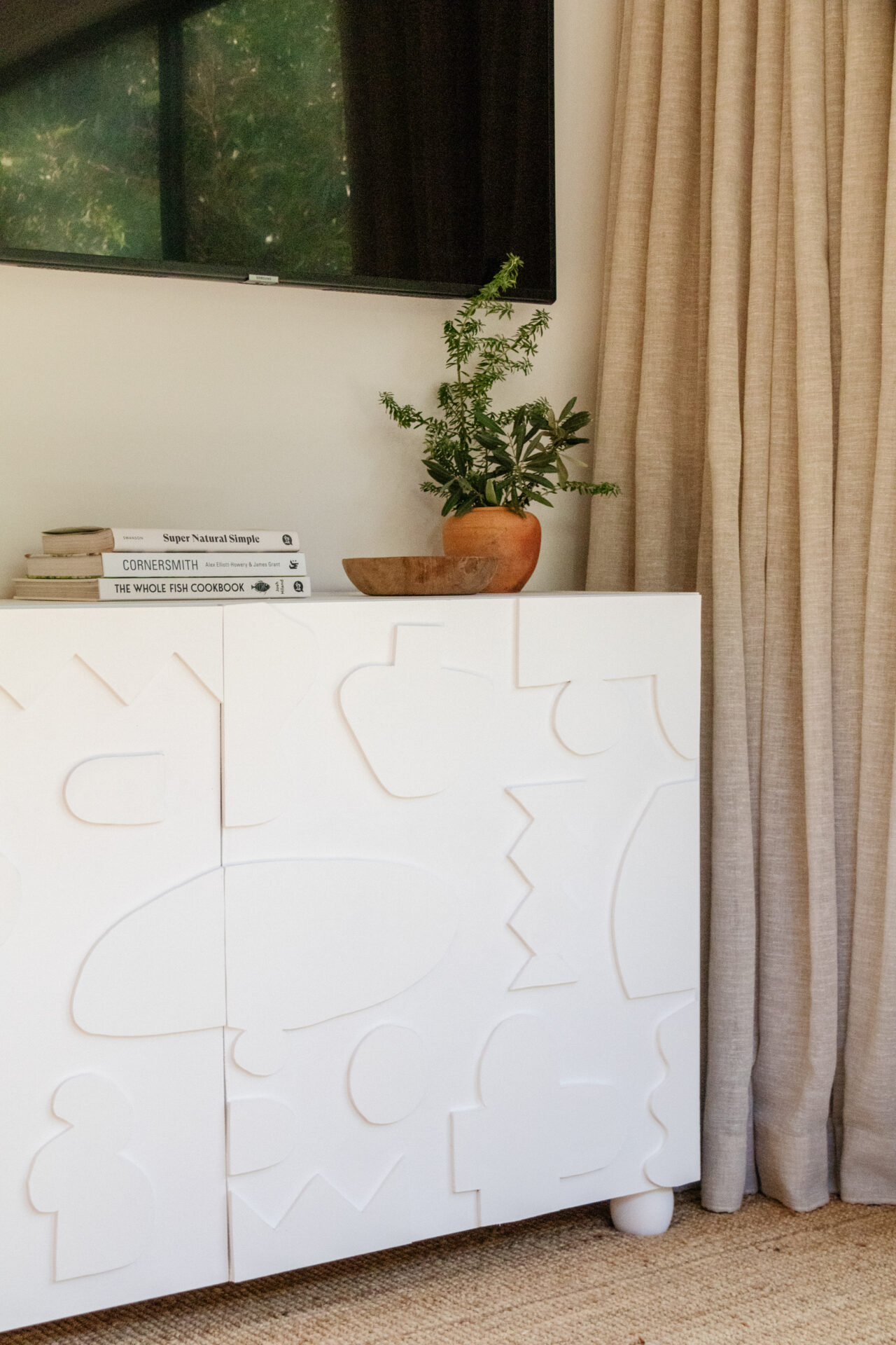 A DIY abstract cabinet hack from Bunnings - The Interiors Addict