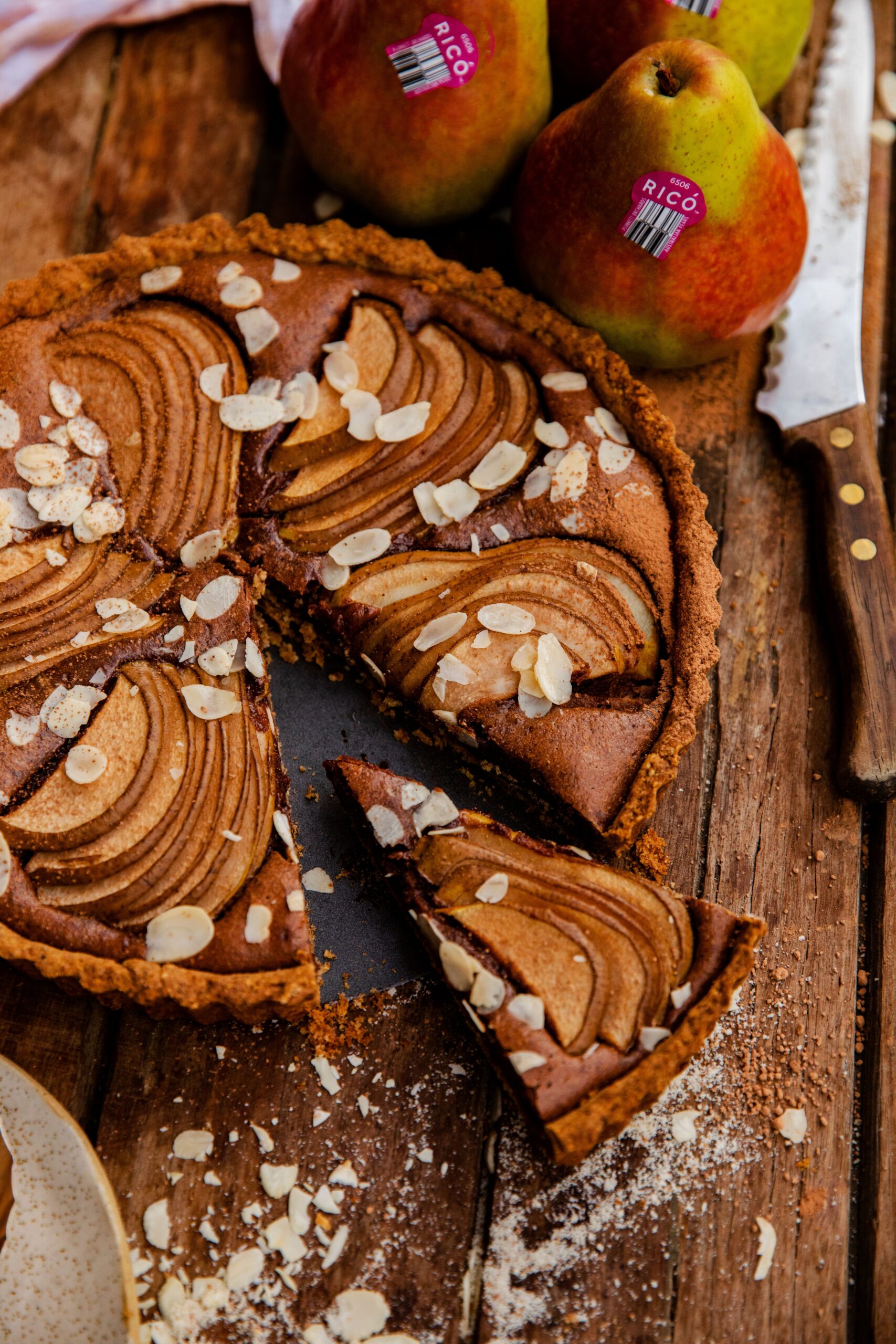 Foodie Friday: Pear, chocolate & hazelnut tart - The Interiors Addict