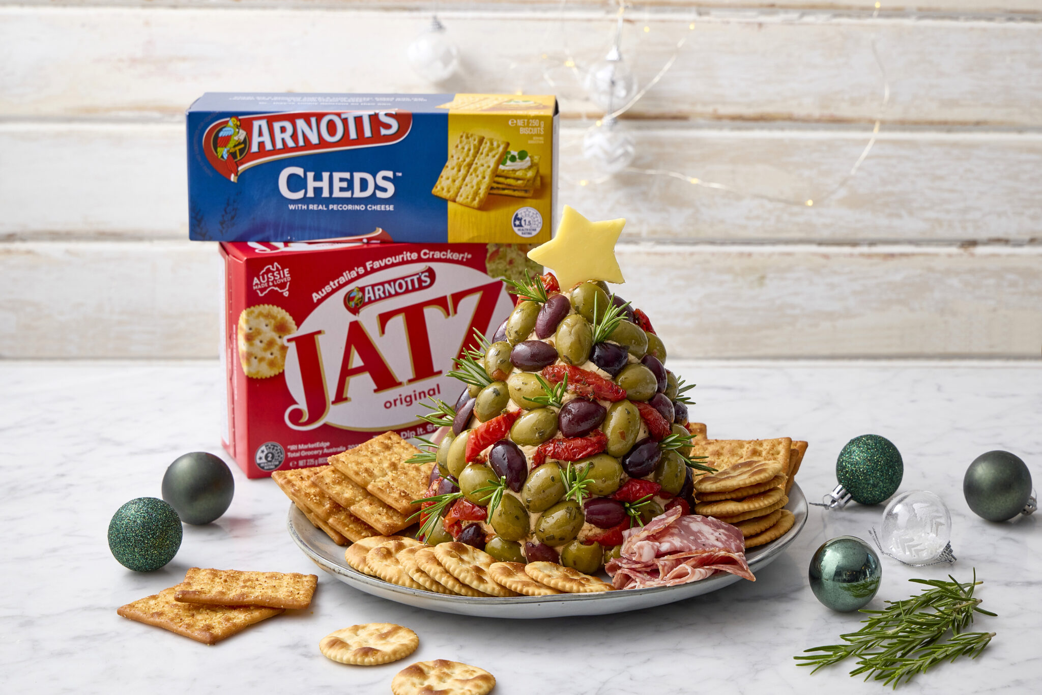 Foodie Friday: Cream cheese olive Christmas tree - The Interiors Addict