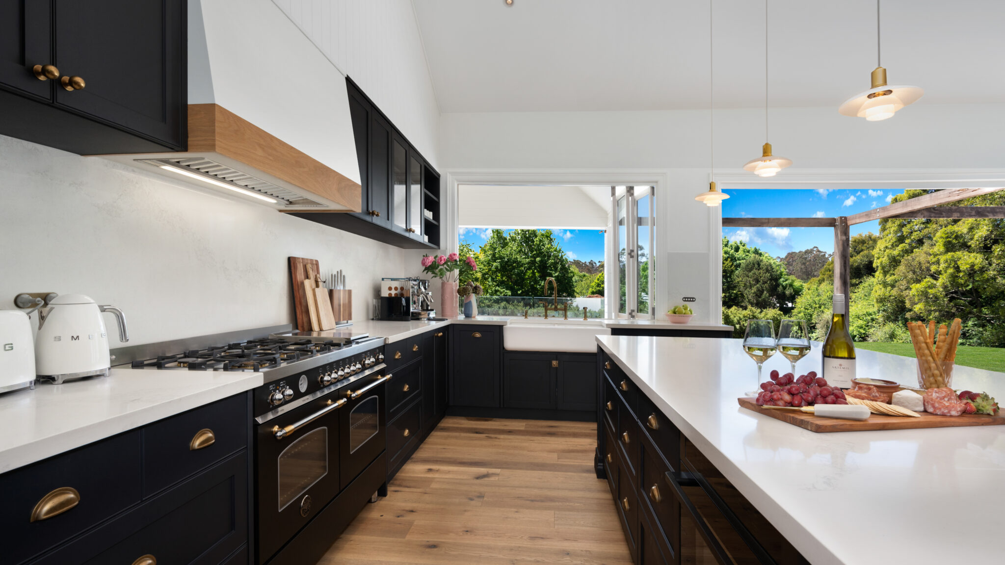 New Hamptons style luxury retreat in the NSW Southern Highlands - The ...