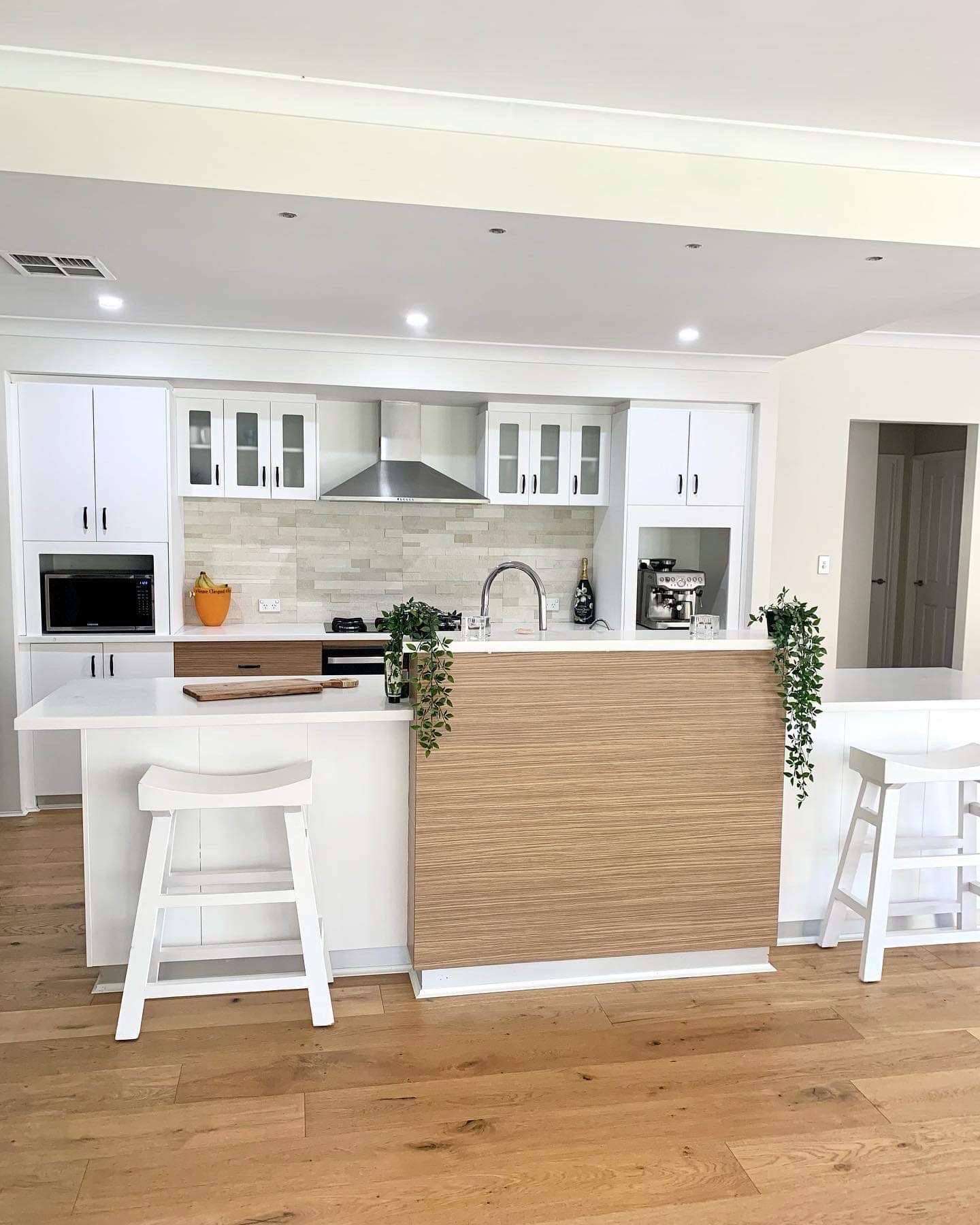 How to do a stylish coastal kitchen makeover for just $500! - The ...