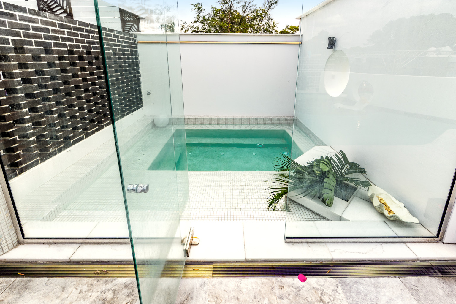 Plunge pools: everything you need to know about small pools - The ...