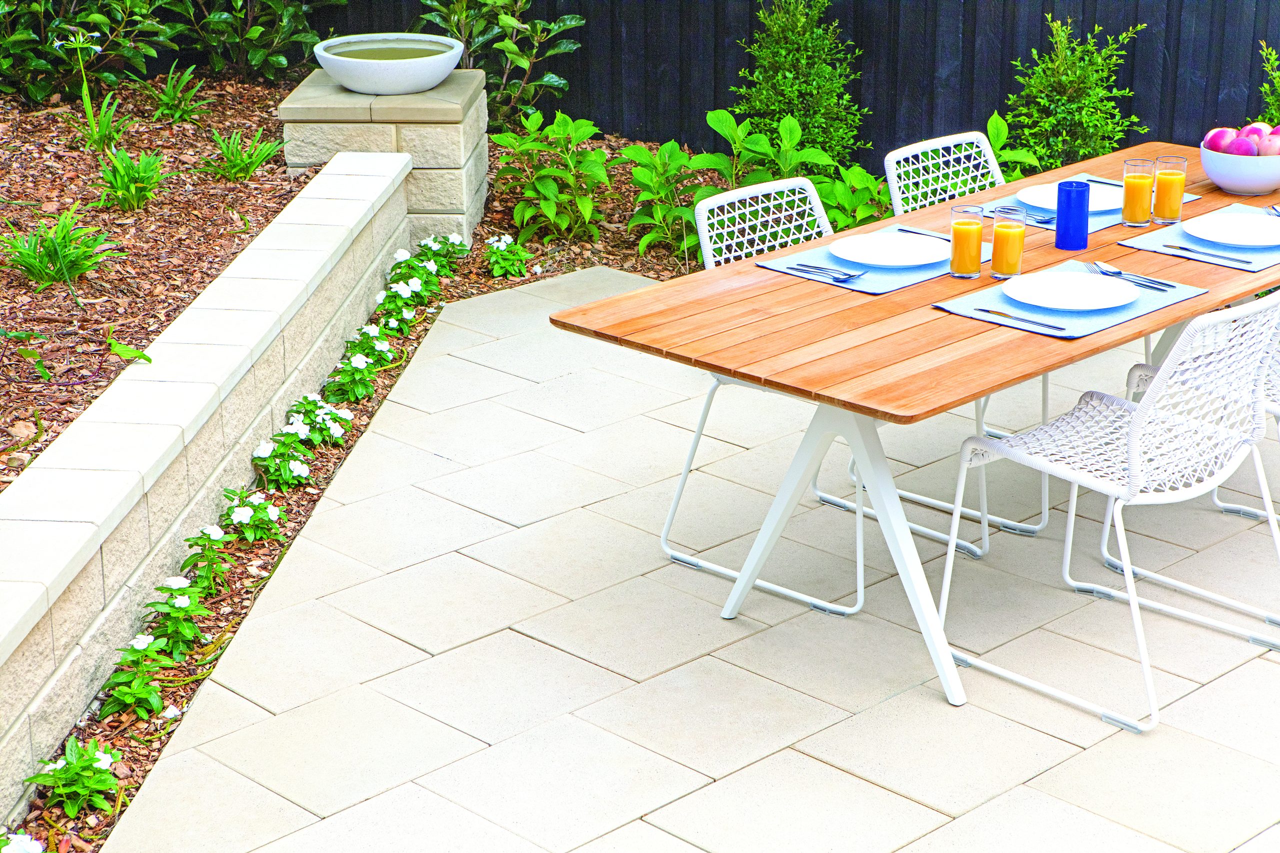 How to choose your outdoor paving pattern: 5 options - The Interiors Addict