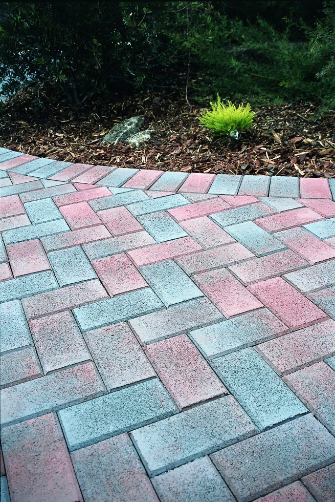 How to choose your outdoor paving pattern: 5 options - The Interiors Addict