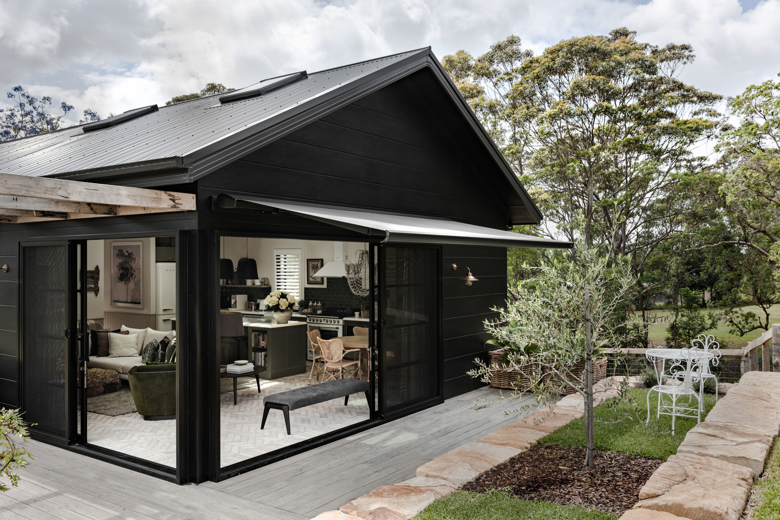 Inside Neale Whitaker's stunning new modern country guesthouse - The ...