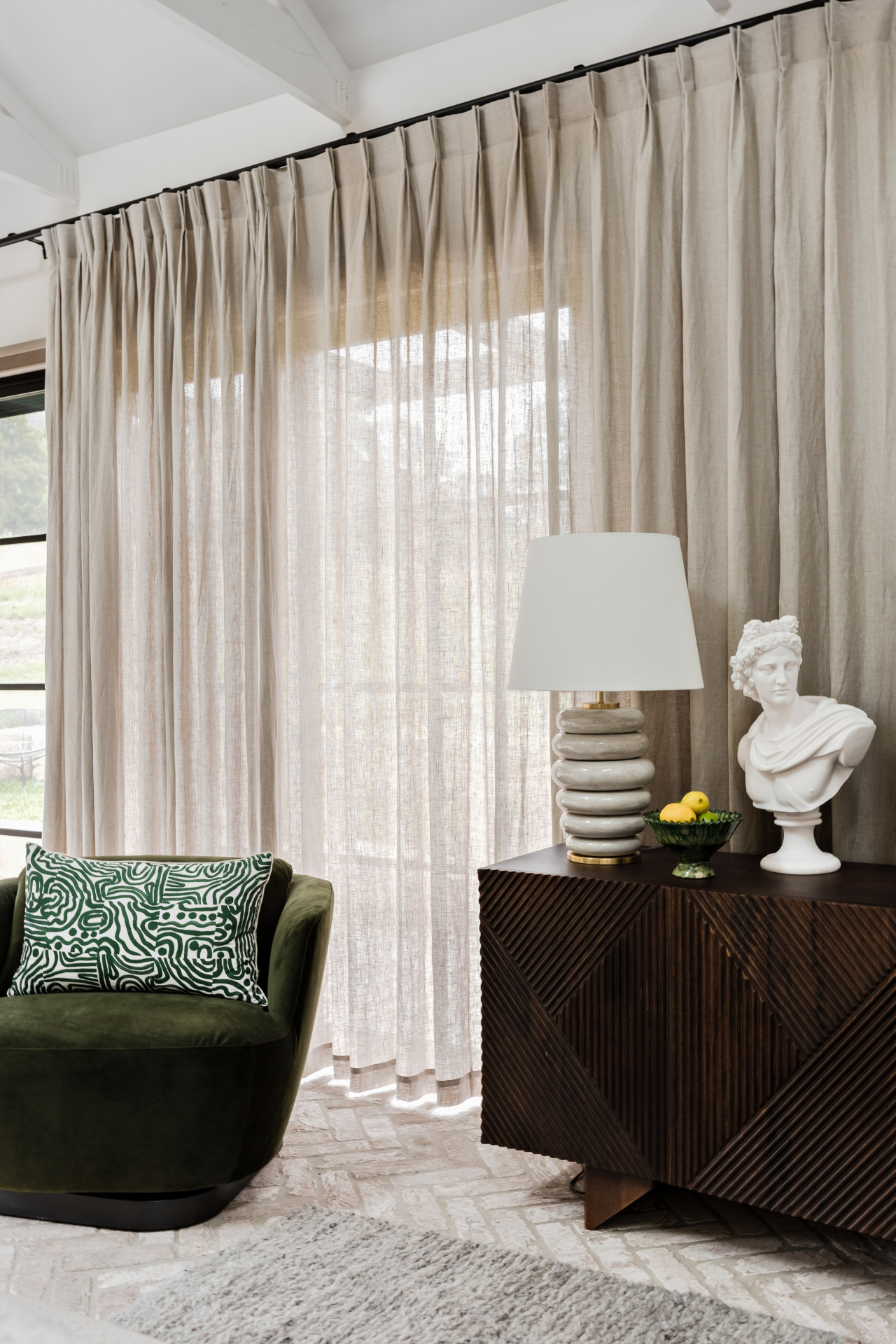 Inside Neale Whitaker's stunning new modern country guesthouse - The ...