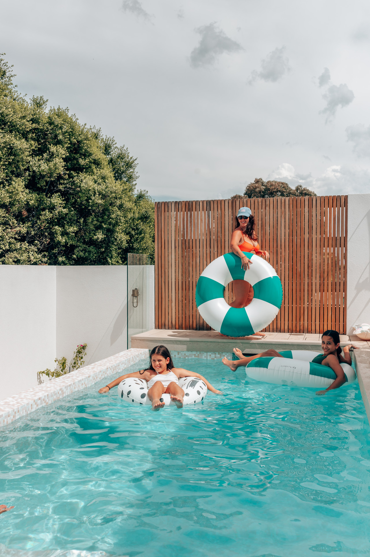 A pretty pink plunge pool renovation in Melbourne - The Interiors Addict
