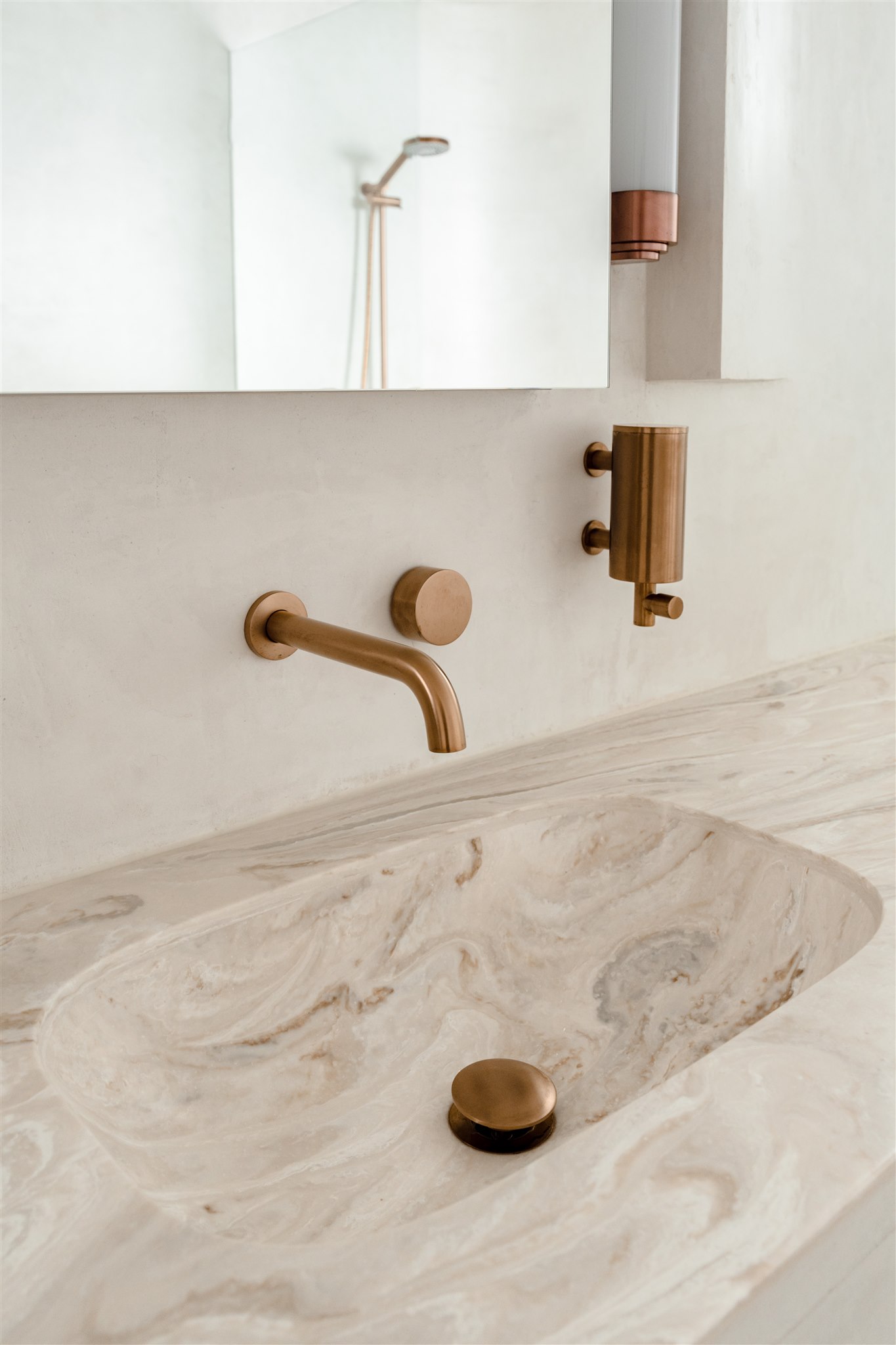 Stunning curved ledge and Venetian plaster create spa like feel - The ...