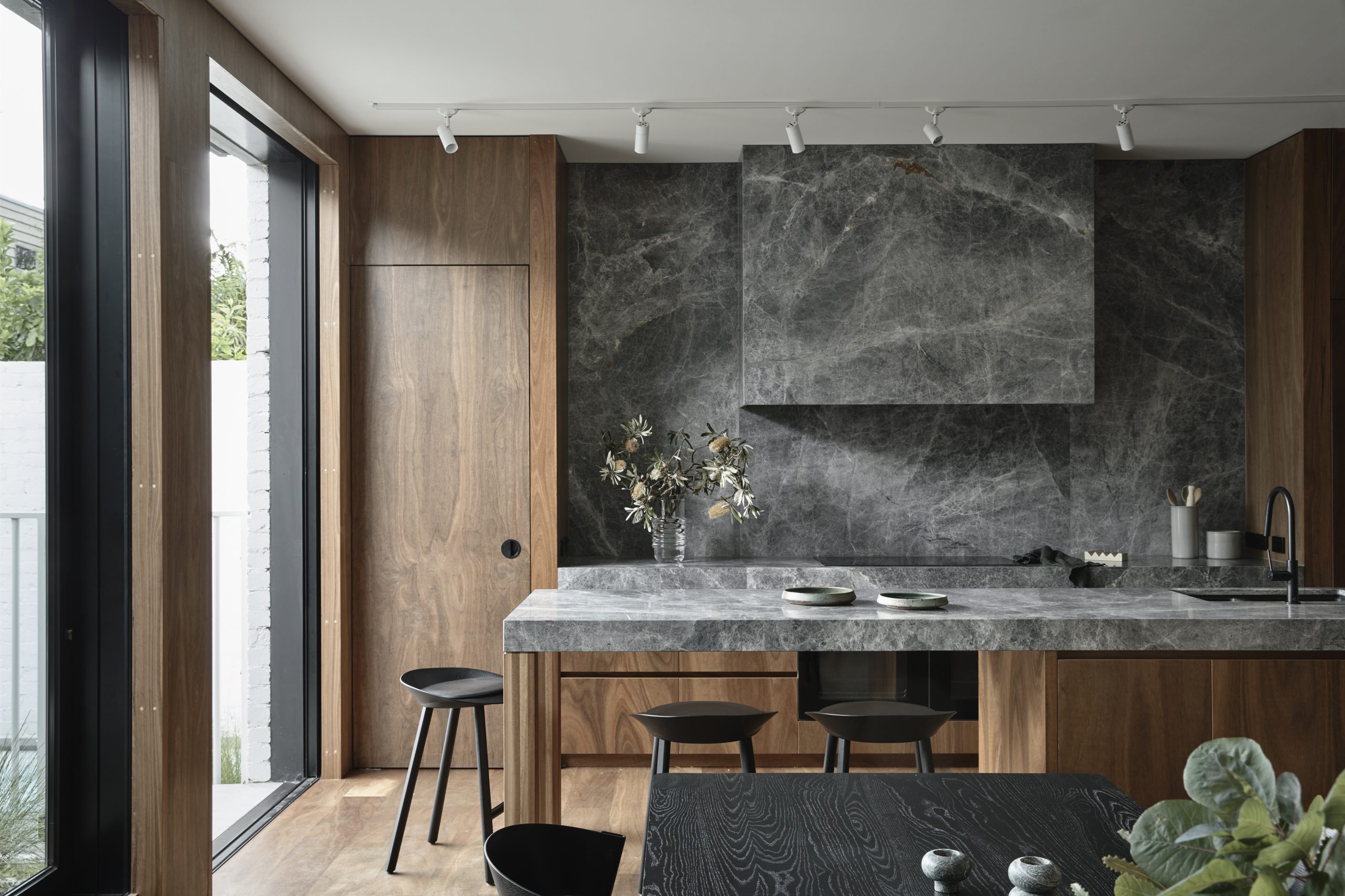 Use of spotted gum brings cohesion to heritage home extension - The ...
