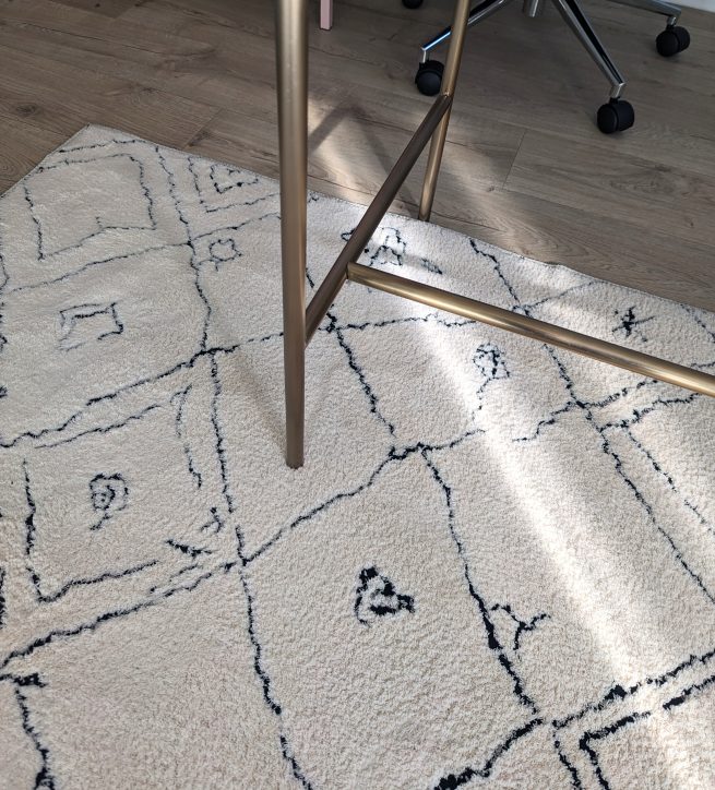 New double layered rug lets you easily remove the top and wash it - The ...