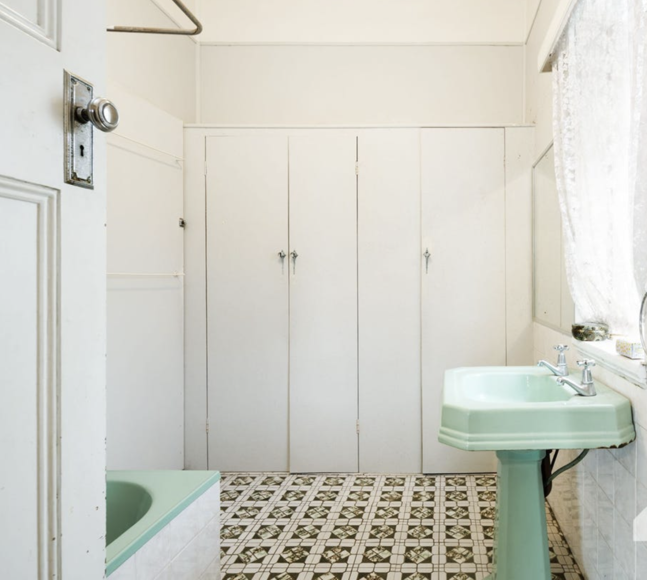 Avocado 50s bathroom to luxurious kids' space on a budget - The ...