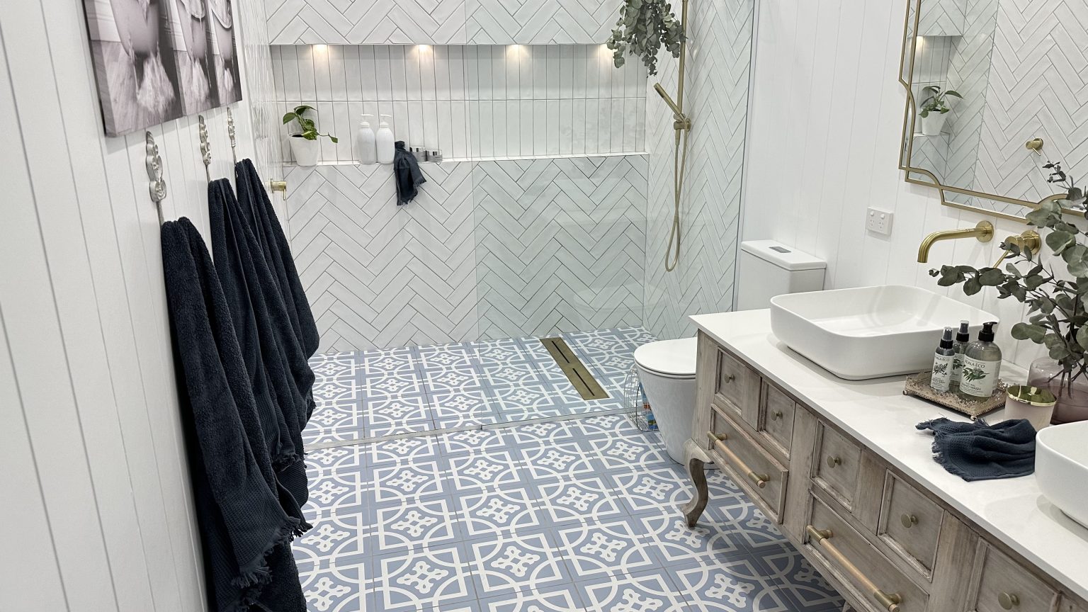 Avocado 50s bathroom to luxurious kids' space on a budget - The ...