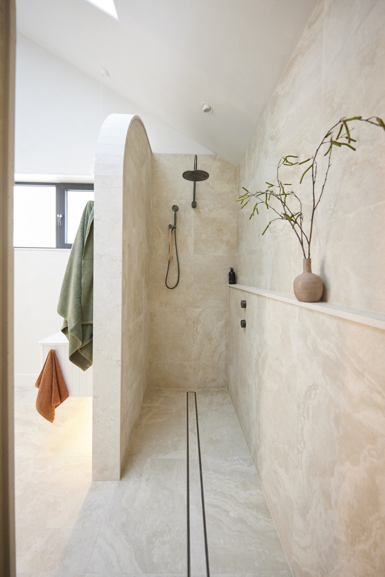 5 tips to make your en suite extra special - The Interiors Addict