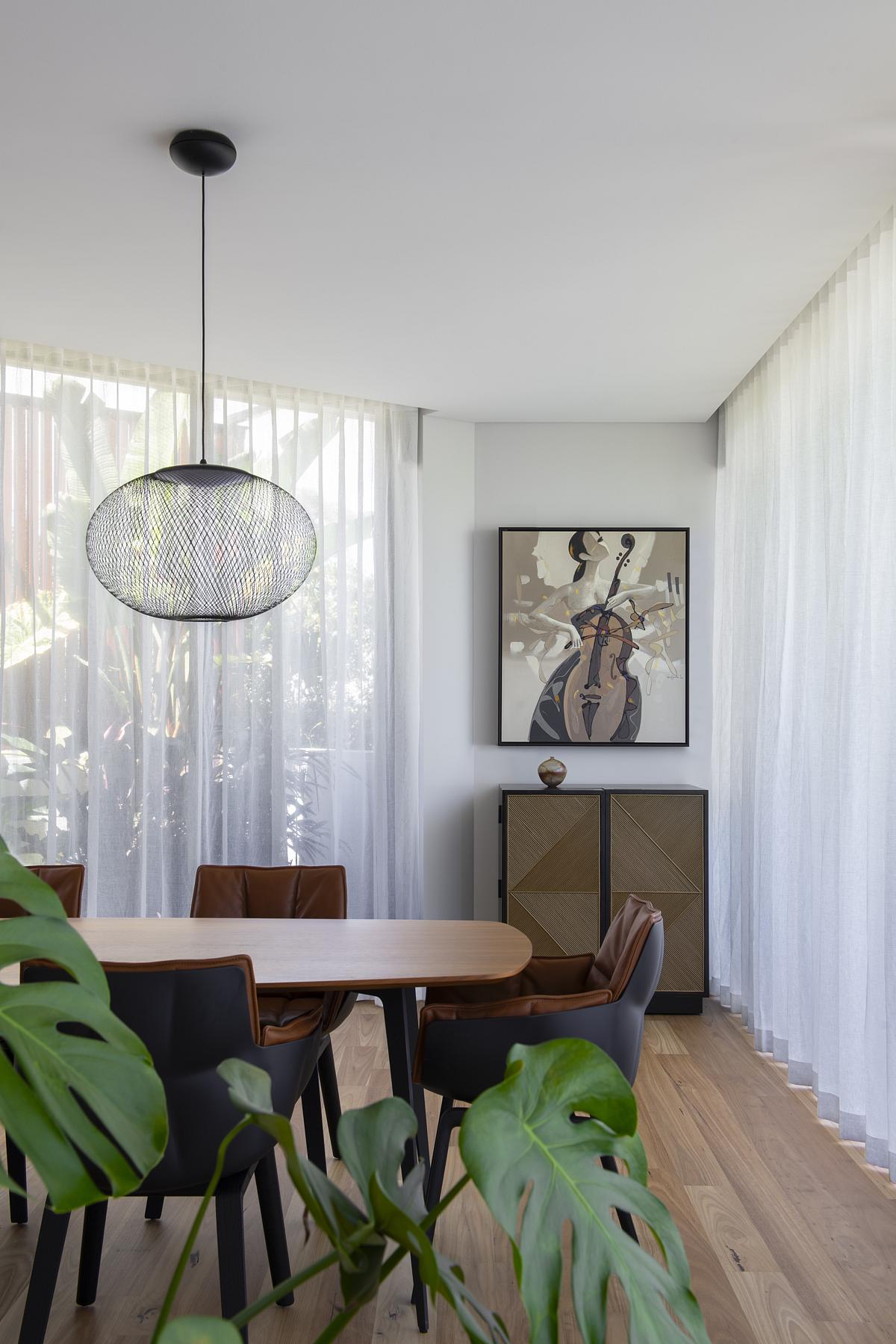 New Sydney kitchen features bench top with pop-up bar - The Interiors ...