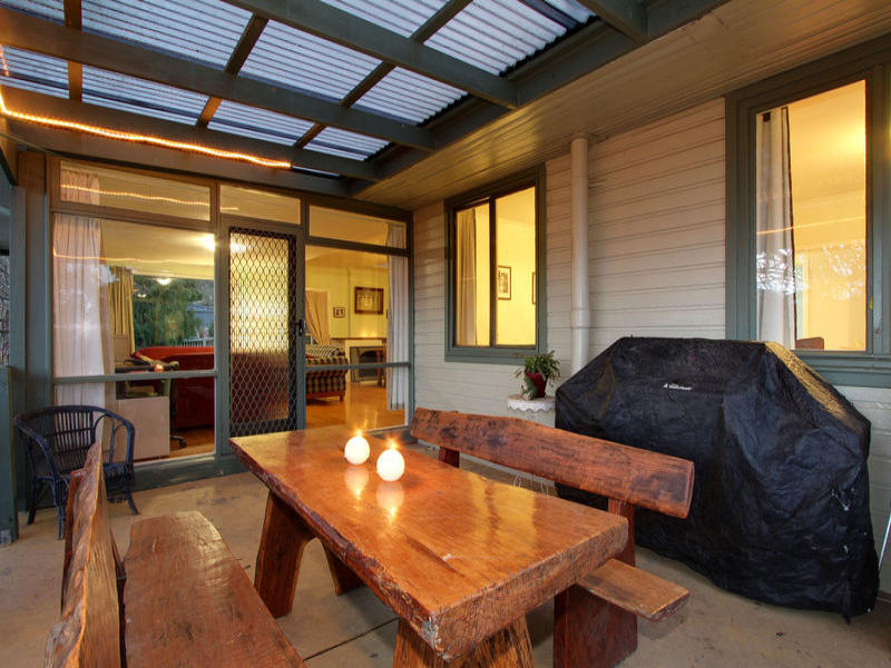 Dutch kit home given new life in Melbourne - The Interiors Addict