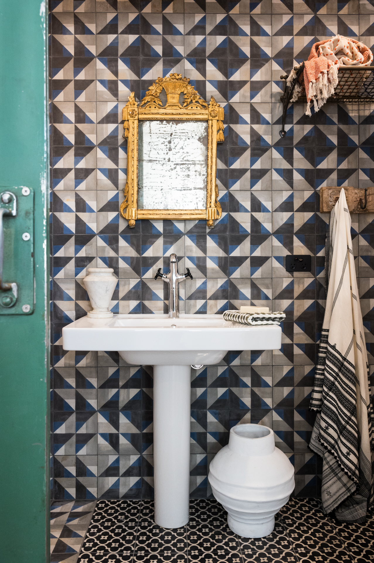 Upcycled elements create unique Sydney home - The Interiors Addict