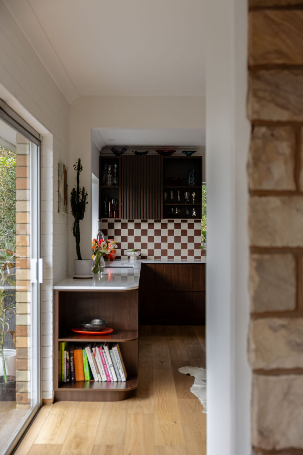 New kitchen inspired by MCM style suits Marketplace finds - The ...