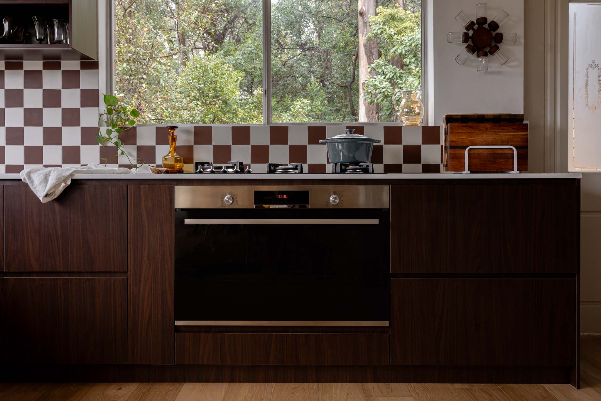 New kitchen inspired by MCM style suits Marketplace finds - The ...